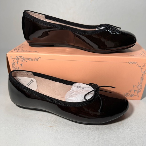 Bloch | Shoes | Bloch Girls Cressida Ballet Flats Black Casual Classic ...